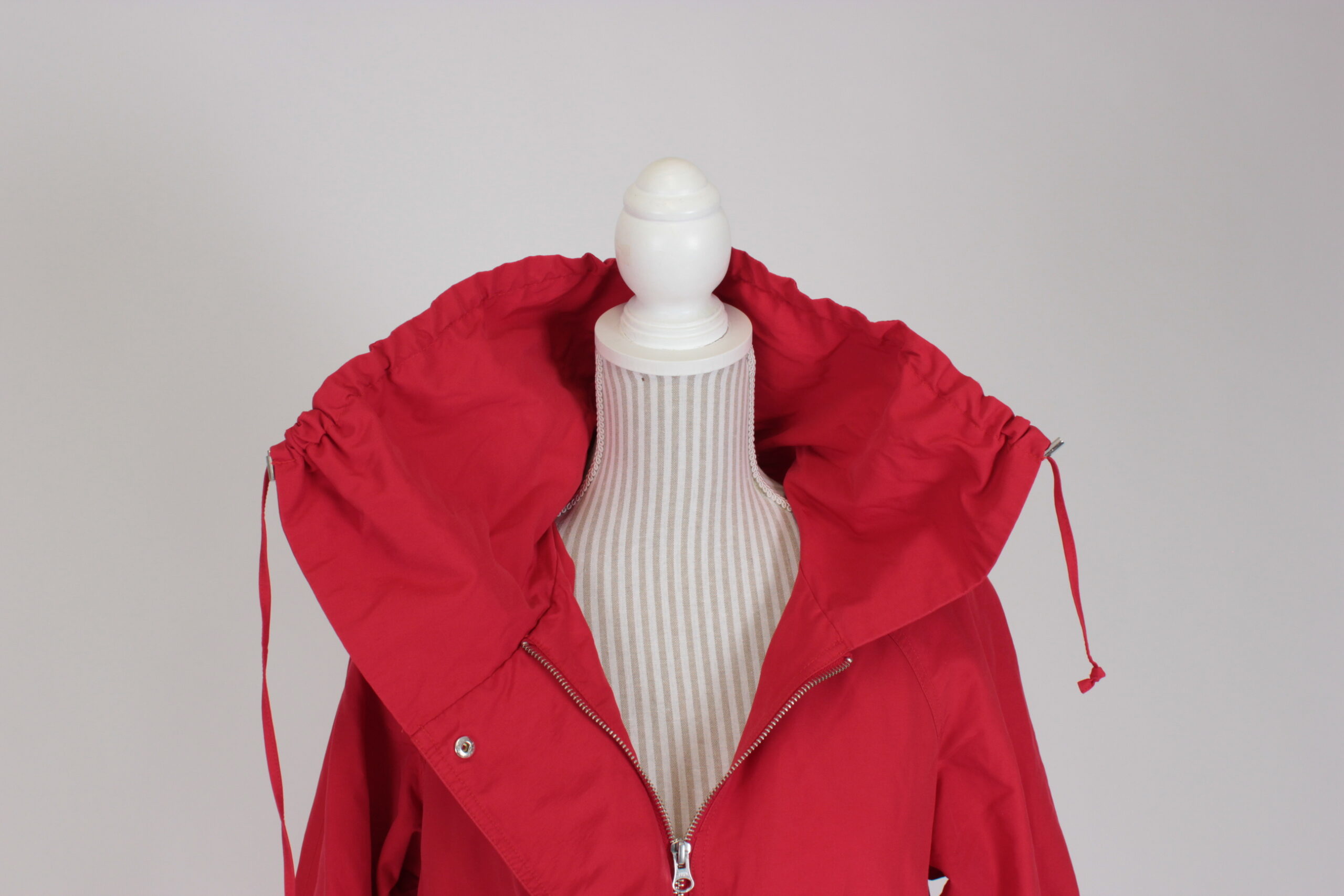 MARIMEKKO PUNAINEN VÄLIKAUSI TAKKI - Goodwill-verkkokauppa